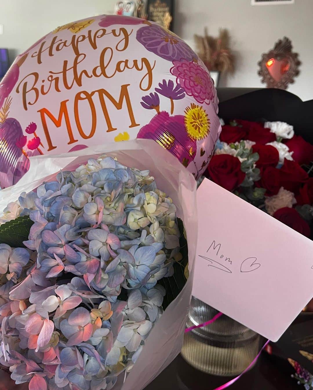 テス・ホリデーさんのインスタグラム写真 - (テス・ホリデーInstagram)「THIRTY ATE!!!! 💁🏻‍♀️ Today is ...