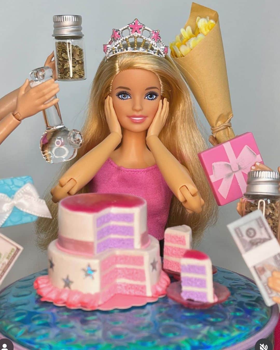 テス・ホリデーさんのインスタグラム写真 - (テス・ホリデーInstagram)「THIRTY ATE!!!! 💁🏻‍♀️ Today is ...