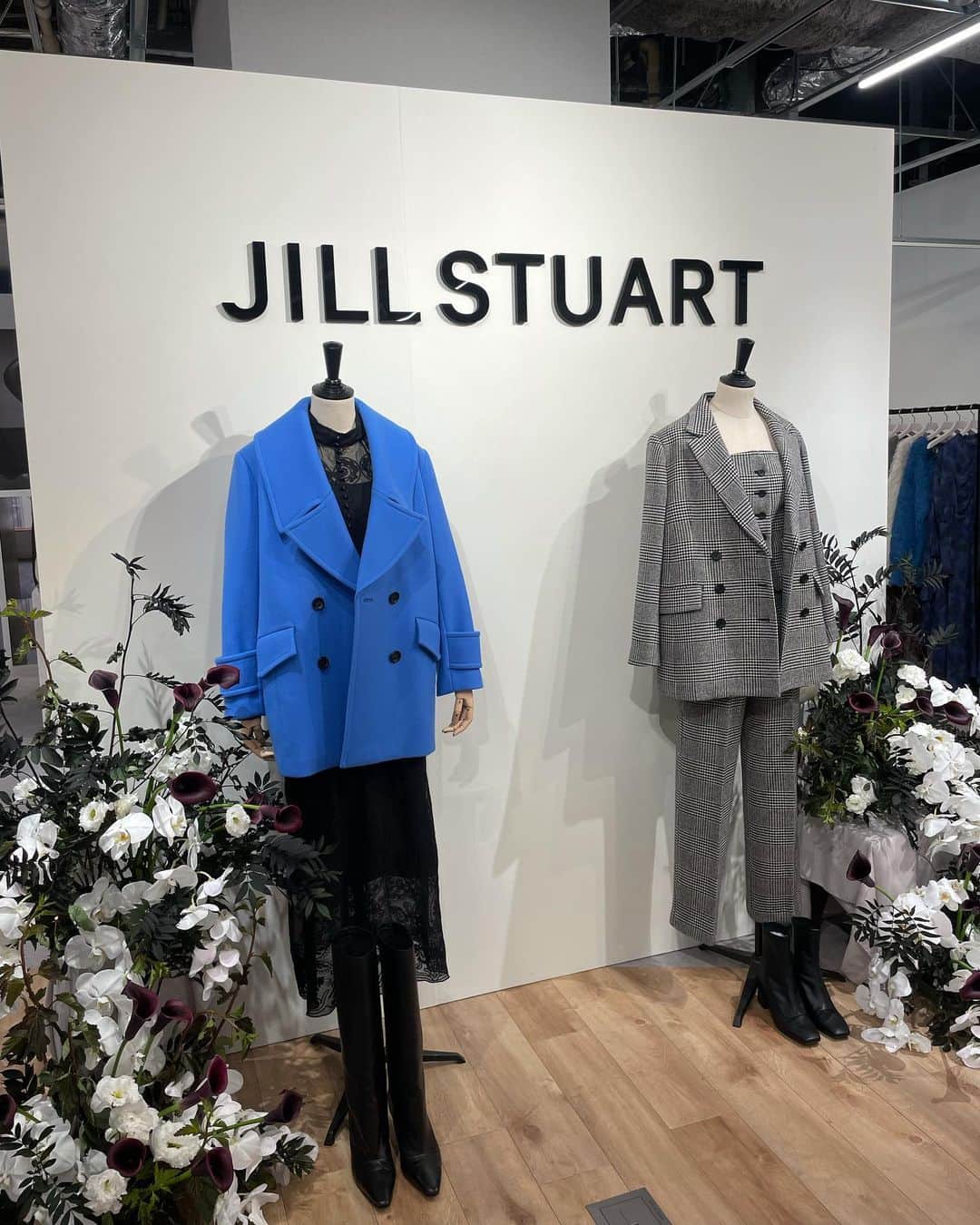 吉村花音さんのインスタグラム写真 - (吉村花音Instagram)「. @jillstuart.jp の展示会にお邪魔してきたよ🤍🤍 可愛いお洋服から大人っぽいモード系のお洋服まで揃ってて ...