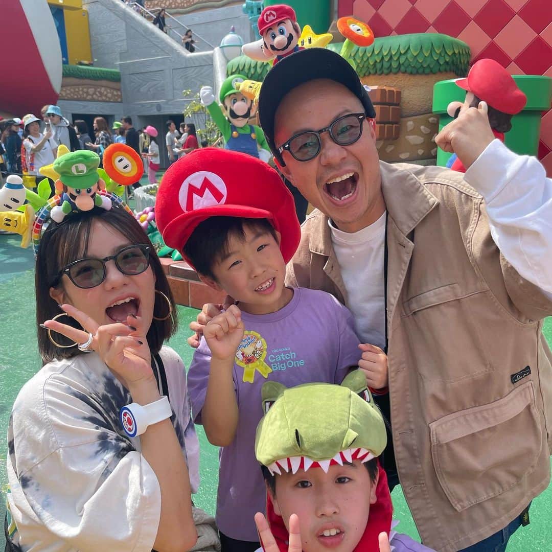 ツネ さんのインスタグラム写真 - (ツネ Instagram)「USJに入って10分くらいで、 トンりお家とバッタリ遭遇しましたw 夕方にカジサック&ヤスタケさんに見つかりましたw サイコー ...