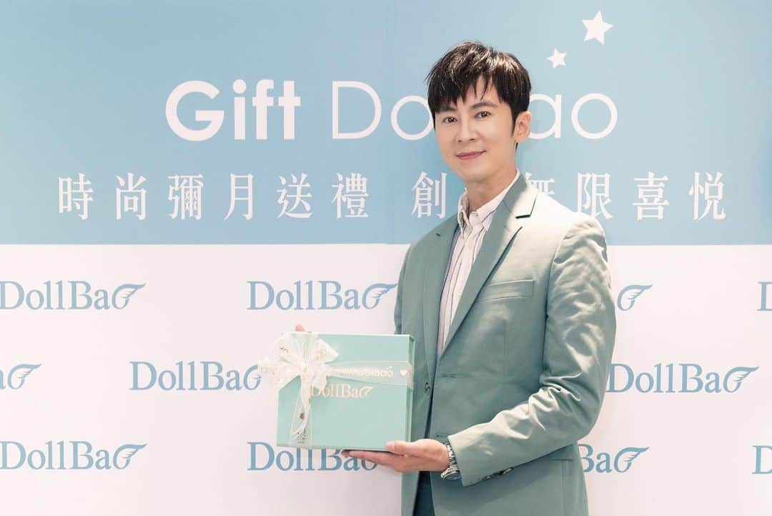 Lego Liさんのインスタグラム写真 - (Lego LiInstagram)「好喜歡跟大家面對面聊天 尤其是在涼涼百貨公司裡🤪 謝謝逗寶 ...