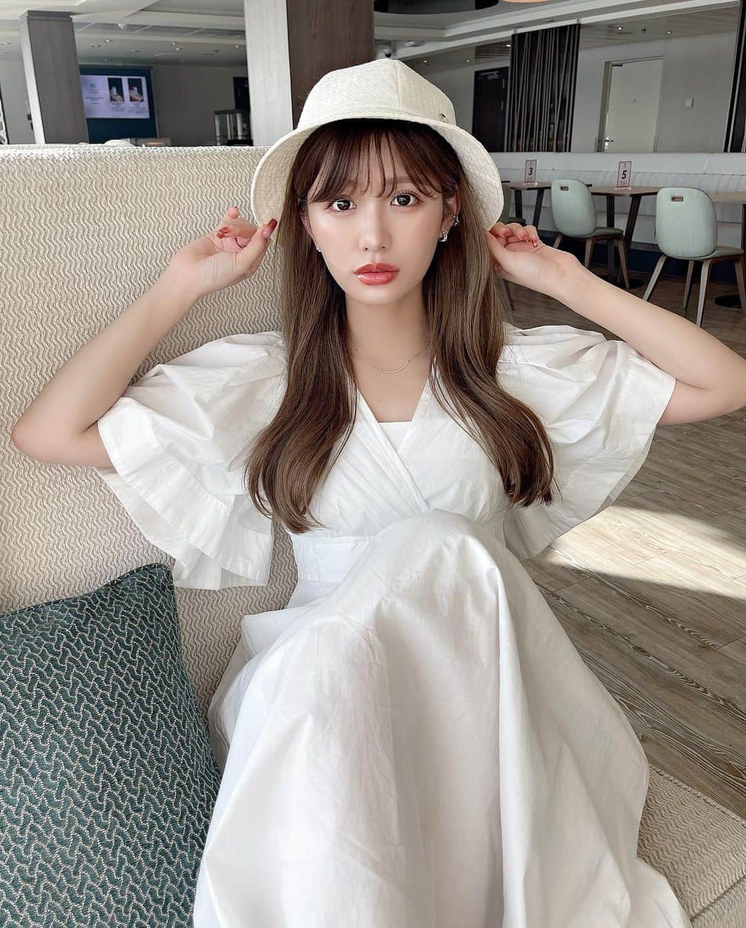 伊藤実祐さんのインスタグラム写真 - (伊藤実祐Instagram)「船の上🚢🐥💙 ( 時差すご。w ) ⁡ one-piece @snidel_official hat @ca4la ...