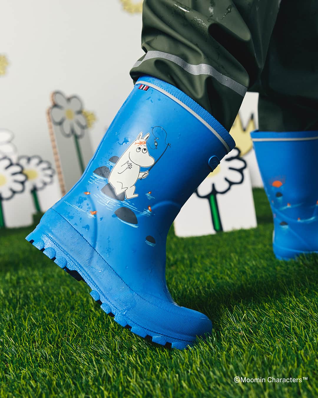 ムーミンさんのインスタグラム写真 - (ムーミンInstagram)「Summer rain is nothing but a chance ...