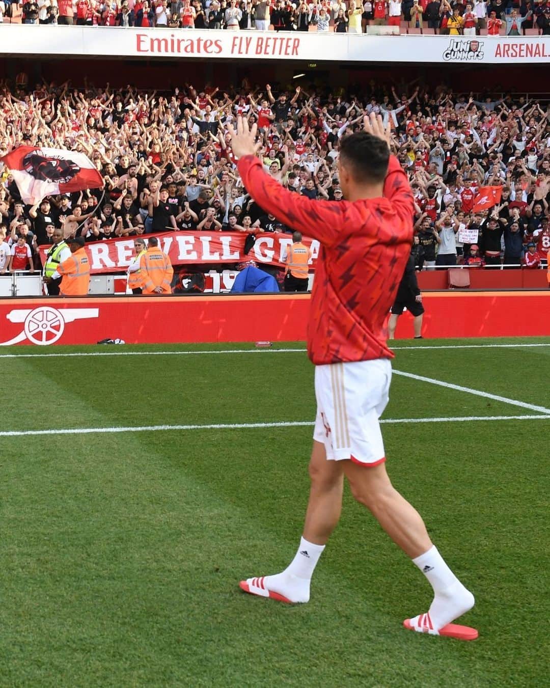 アーセナルFCさんのインスタグラム写真 - (アーセナルFCInstagram)「Granit Xhaka has joined ...