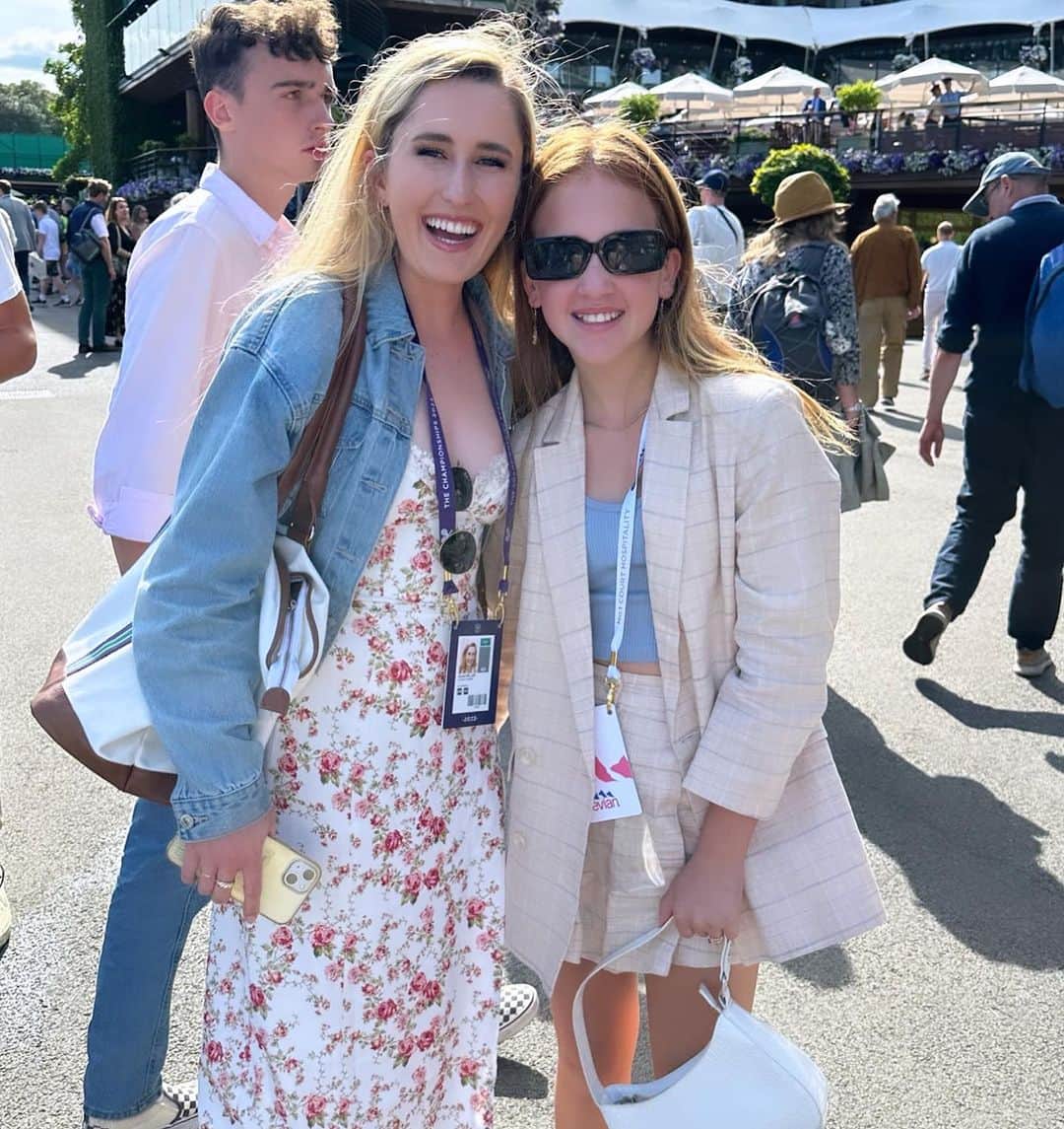 ジェシカ・アルバさんのインスタグラム写真 - (ジェシカ・アルバInstagram)「& our #fam summer vacay has officially begun 🇬🇧 thank ...