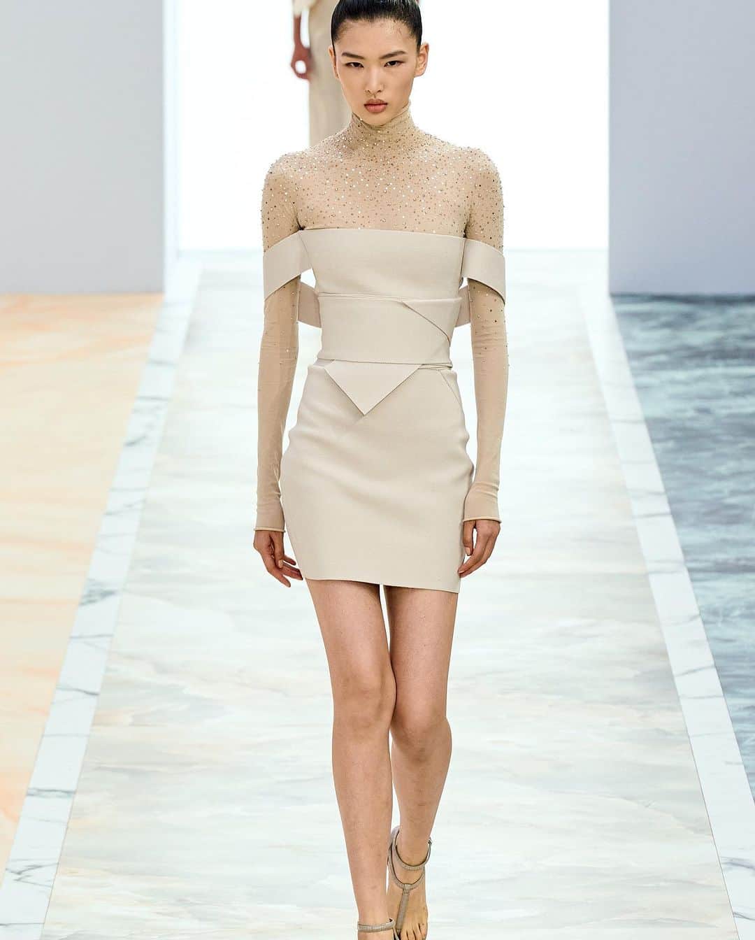 ELLE Brasilさんのインスタグラム写真 - (ELLE BrasilInstagram)「A @fendi encerrou a ...