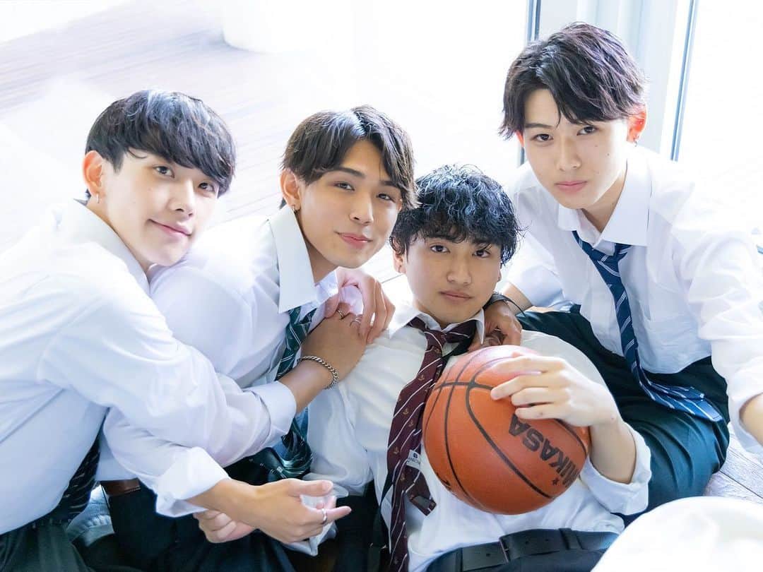 今日好き 公式アカウントさんのインスタグラム写真 - (今日好き 公式アカウントInstagram)「男子メンバーオフショット💙 告白で想いを ...