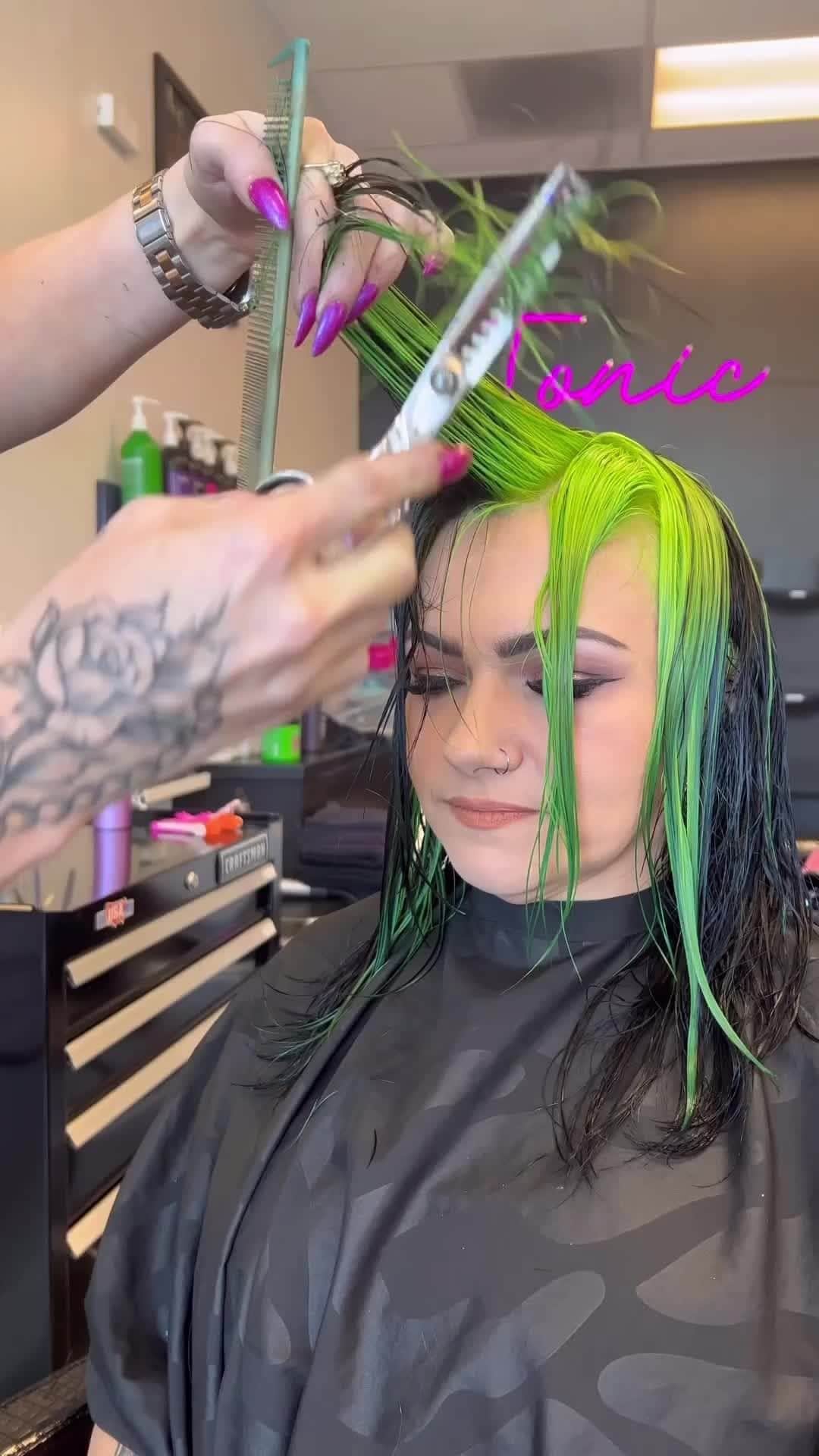 Sam Villaさんのインスタグラム動画 - (Sam VillaInstagram)「⁠Stylist @tanarosehair ...