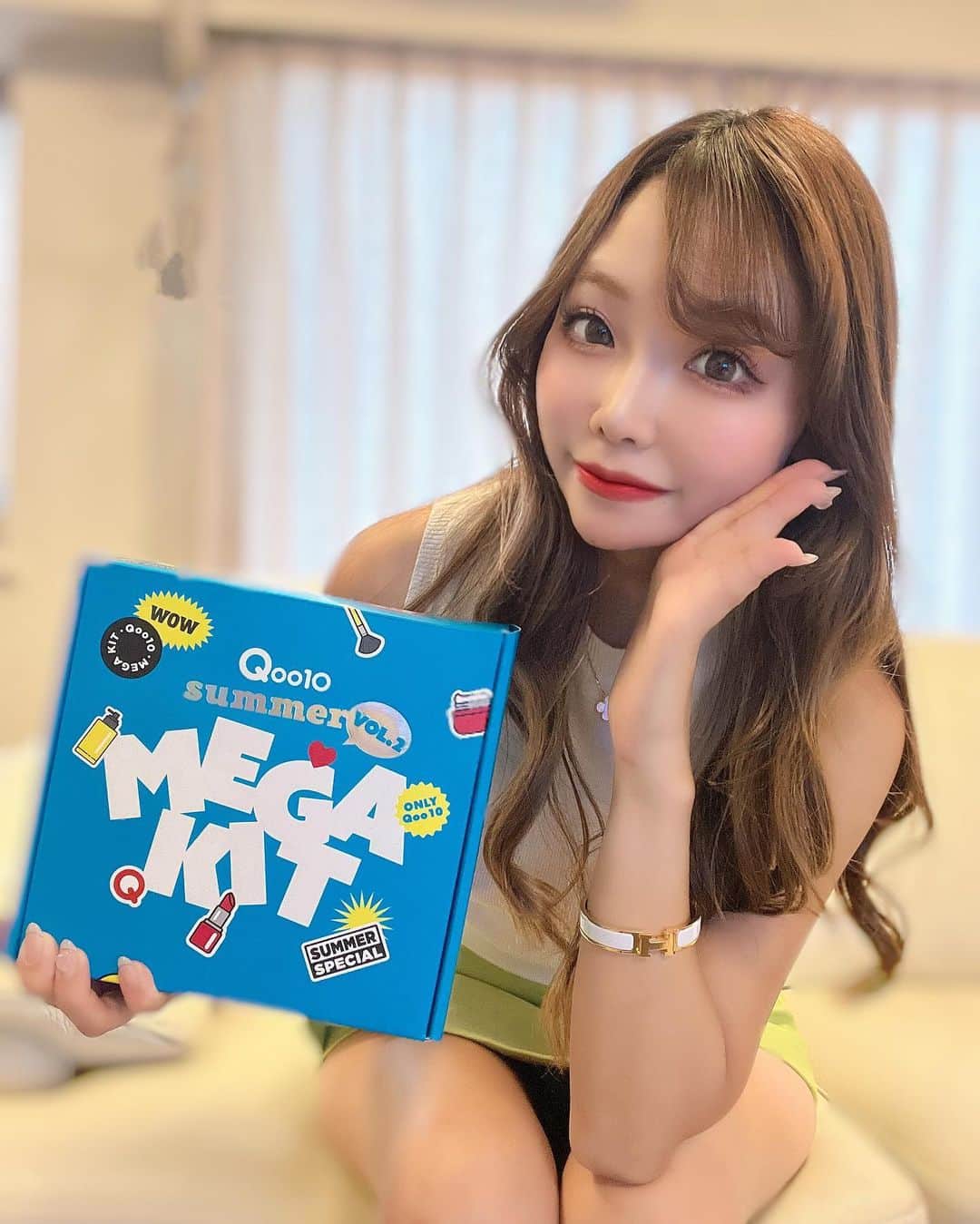 ちゃんしーさんのインスタグラム写真 - (ちゃんしーInstagram)「みてみて🤤💓 @qoo10.official の宝箱BOXみたいなの getしたんだ🥰💓 気になるコスメばっかりで ...