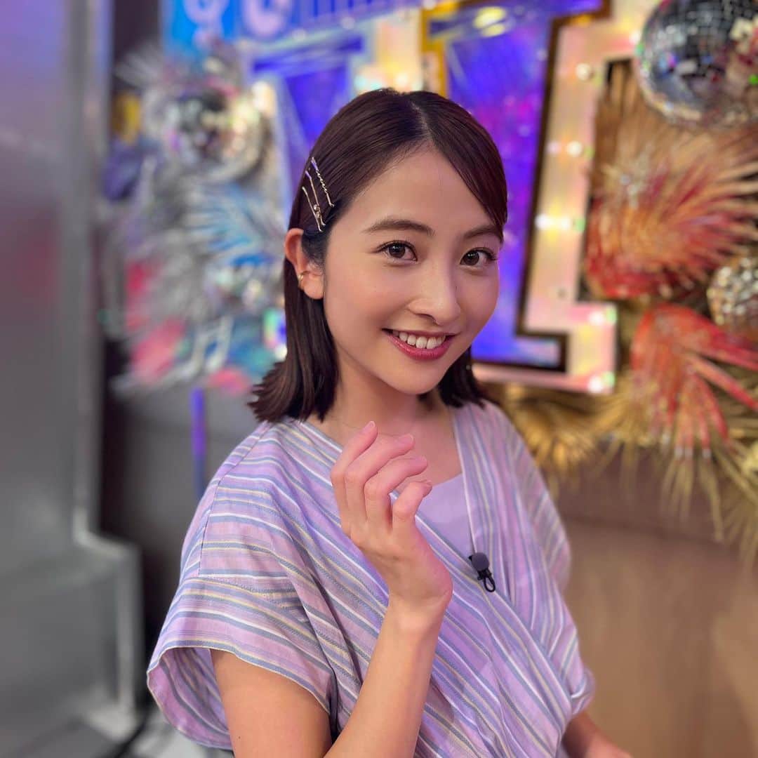 日比麻音子さんのインスタグラム写真 - (日比麻音子Instagram)「オオカミ少年🐺 カラフルなセット、 カラフルな衣装 ピンクと紫の ...