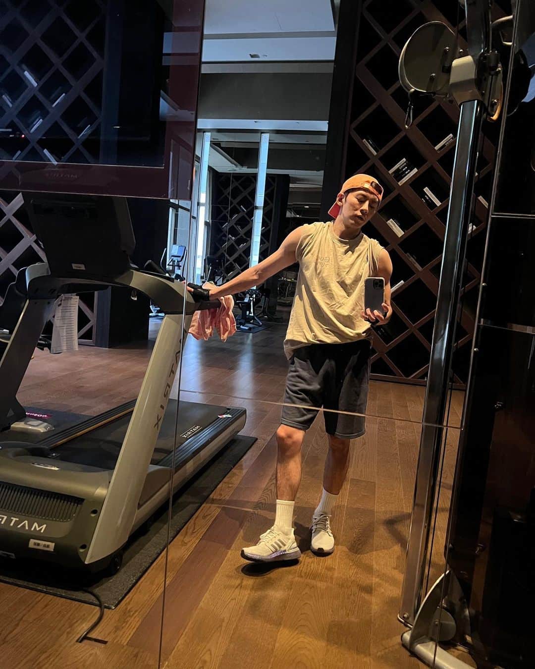 Lego Liさんのインスタグラム写真 - (Lego LiInstagram)「請注意！！！ 你即將在稍後訓練完 收拾器材的時候拉傷你的腰😵 ...