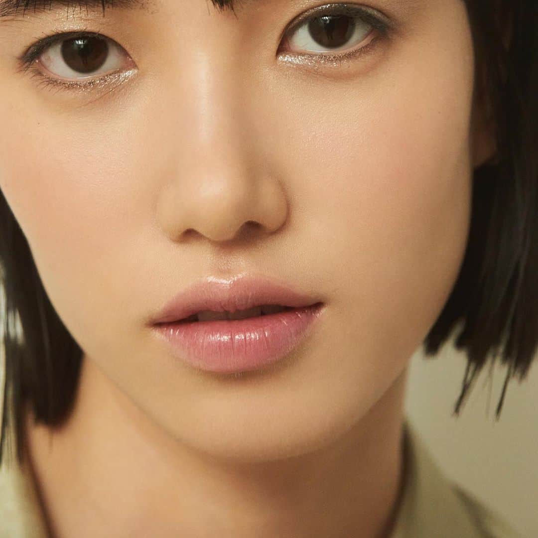 Celvoke Jpさんのインスタグラム写真 Celvoke Jpinstagram 「⠀ 透け感のあるミルキーな明るさで唇のくすみを
