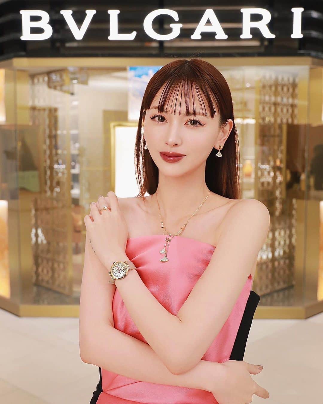 鈴木えみさんのインスタグラム写真 - (鈴木えみInstagram)「@Bulgari ブルガリが本日7/22にGINZA SIXにNew open👏🏻広々としたエレガントな空間... ㅤㅤㅤ ...