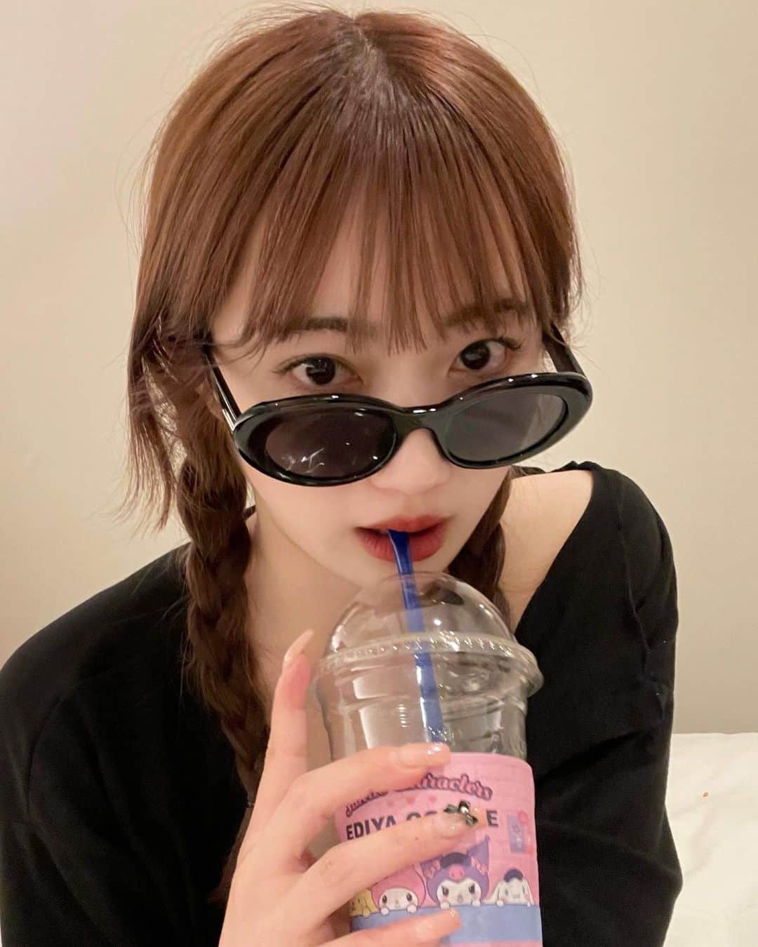 河﨑莉奈さんのインスタグラム写真 - (河﨑莉奈Instagram)「리본네일🎀🖤 💅🏻@_jemiy_u 고마워요 ₍ᐢ‥ᐢ₎ ୨୧ 韓国の ...