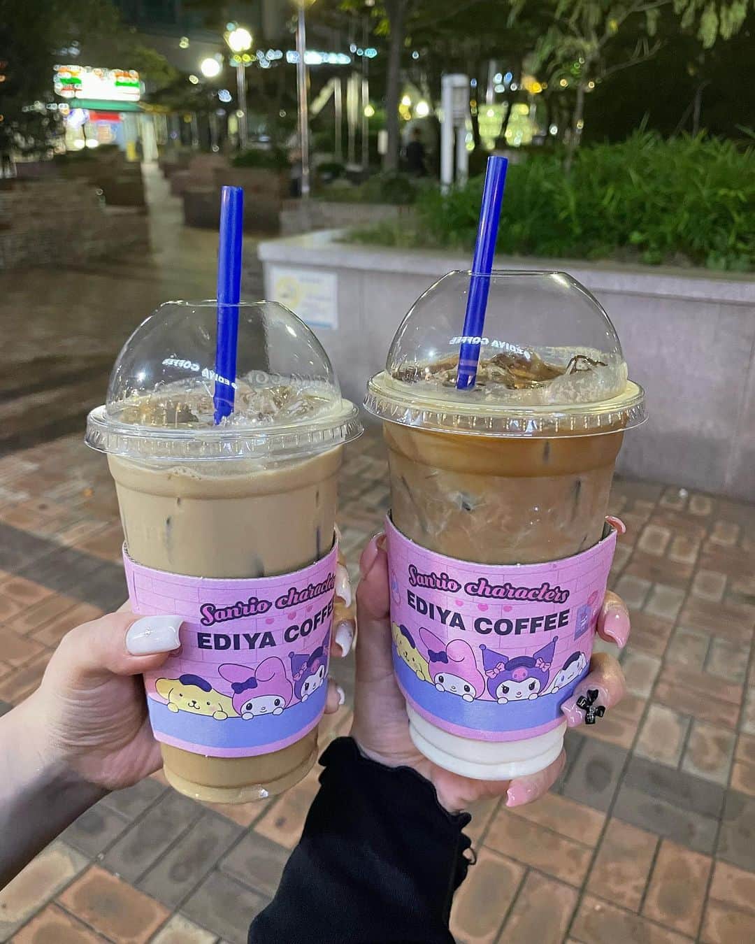河﨑莉奈さんのインスタグラム写真 - (河﨑莉奈Instagram)「리본네일🎀🖤 💅🏻@_jemiy_u 고마워요 ₍ᐢ‥ᐢ₎ ୨୧ 韓国の ...