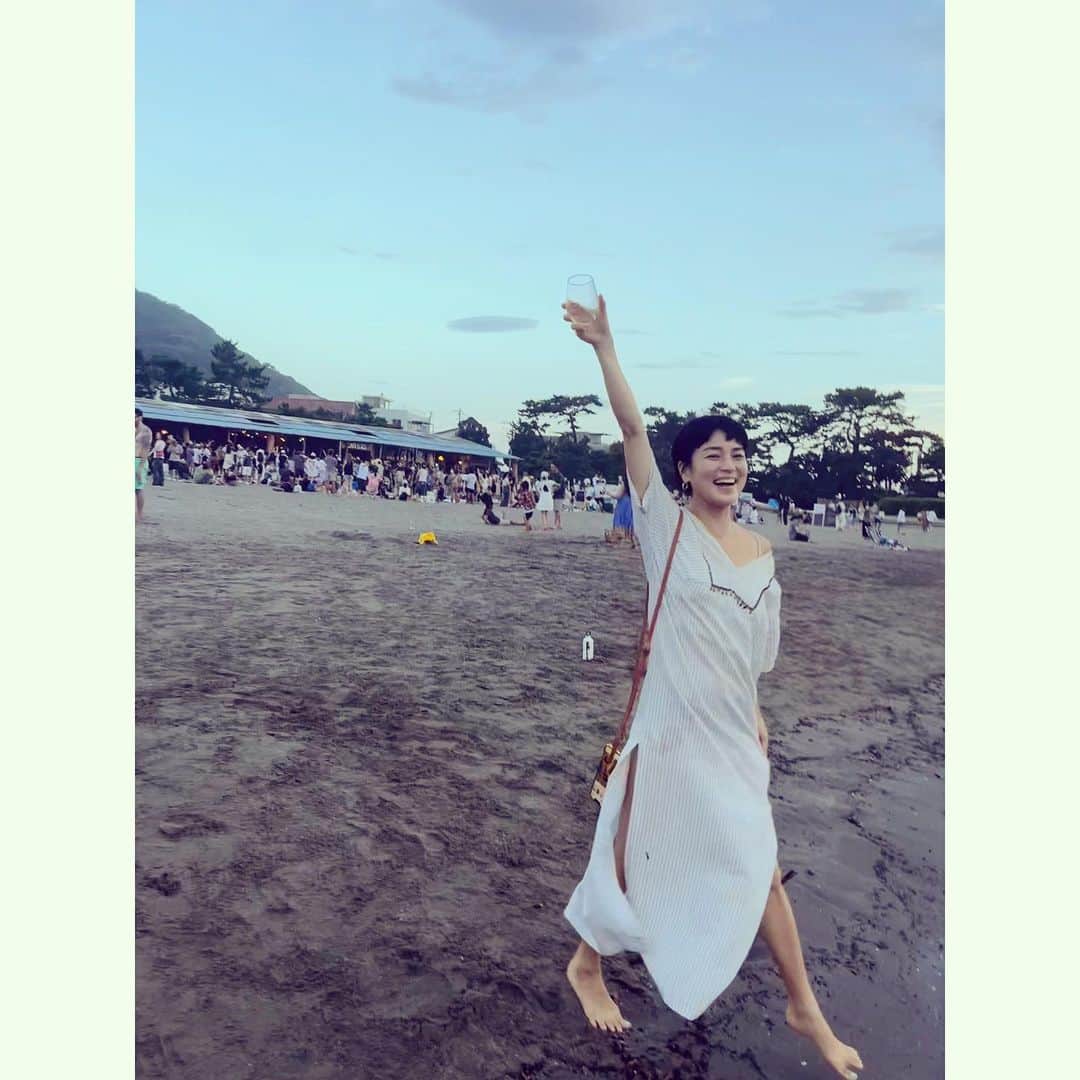 桃生亜希子さんのインスタグラム写真 - (桃生亜希子Instagram)「あやこちゃん @ayako.umeda.oae と一緒に初海の家 オアシス。 @oasis_jahnodebeach ...