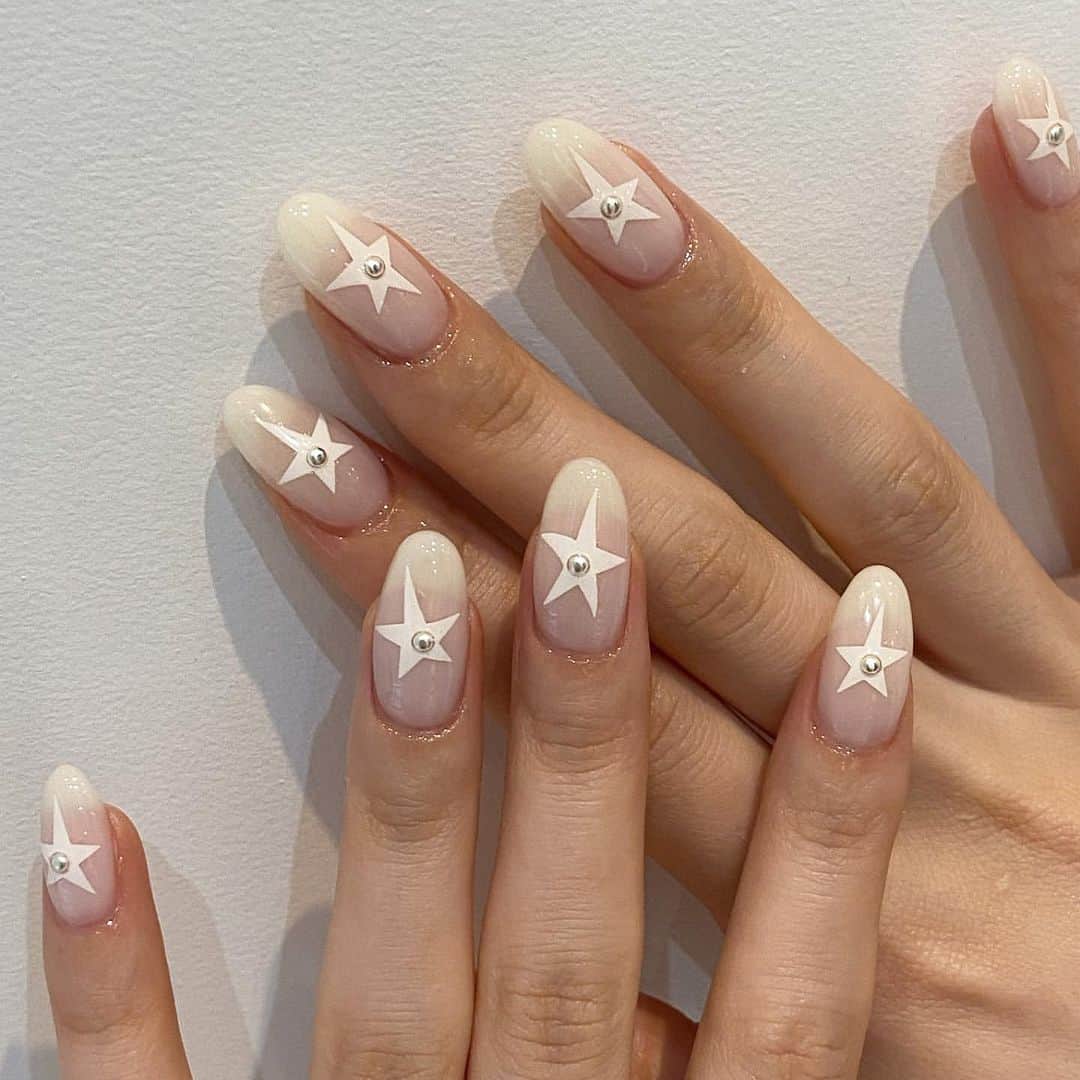 RiLiさんのインスタグラム写真 - (RiLiInstagram)「今のネイルトレンドはこれ ️【スターネイル】★💅♦︎ Special ...
