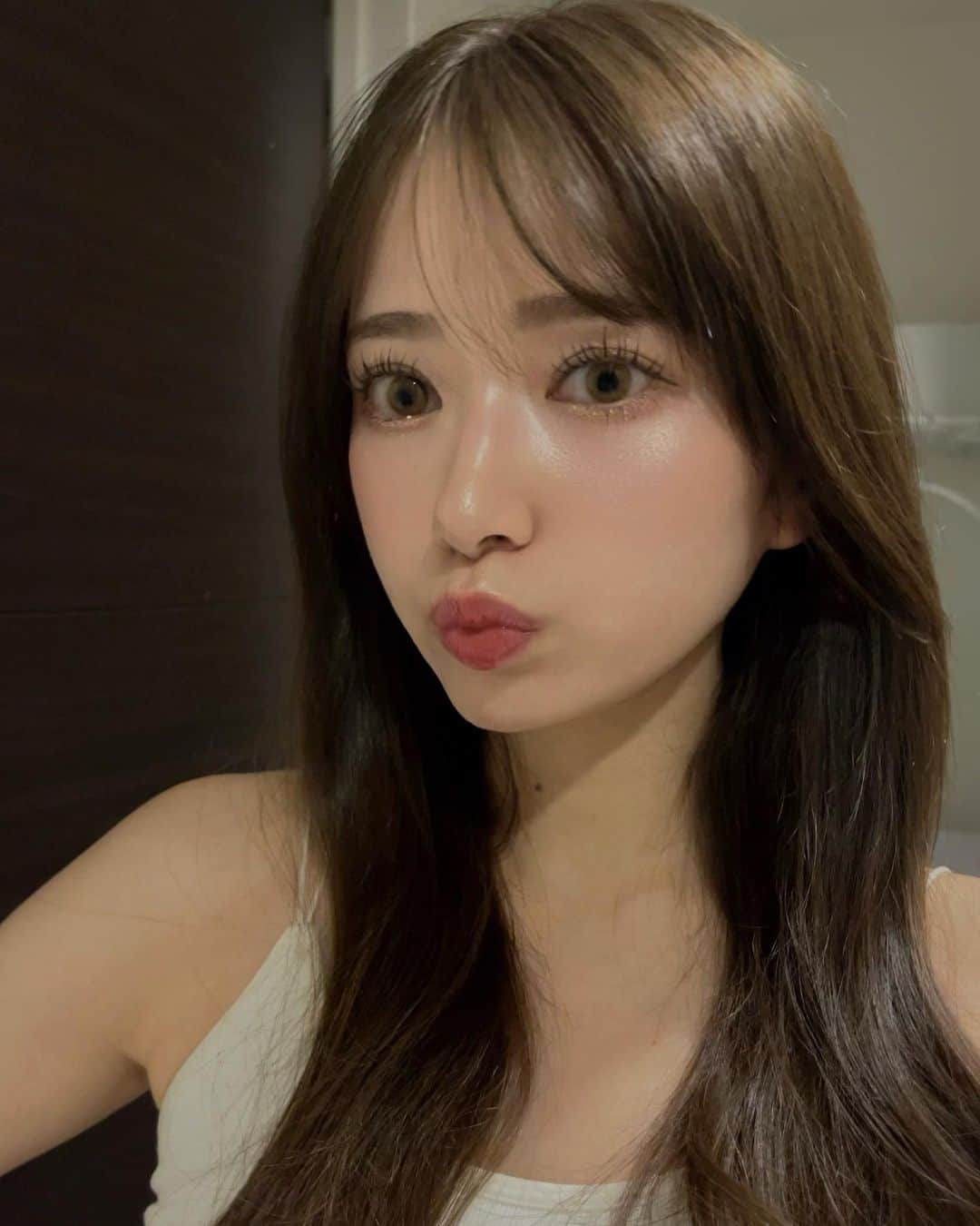 桑島 夢さんのインスタグラム写真 - (桑島 夢Instagram)「. 最近の美容事情とメイク道具💭 フェイシャルエステでクリスティーナをしました🤍お肌ピカピカ 化粧下地だけでいけた🫰🏻 ...