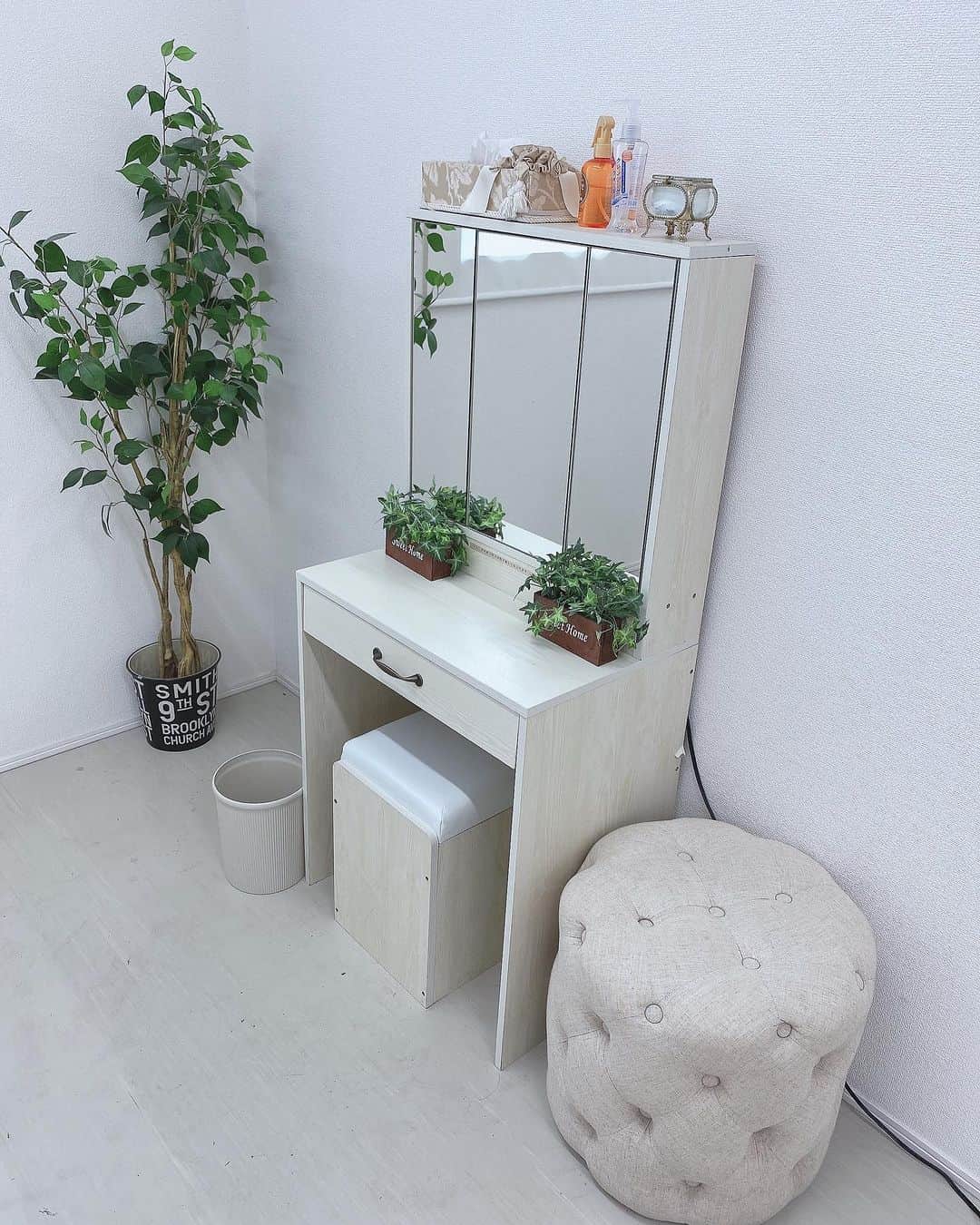 りなたろすさんのインスタグラム写真 - (りなたろすInstagram)「⁡ まつ毛は束まつ毛が好き👀💕 ⁡ ⁡ ⁡ 駐車場のあるサロンで まつパしてきた💅🏻🚗🫶🏻 @vurie_toyoda ...