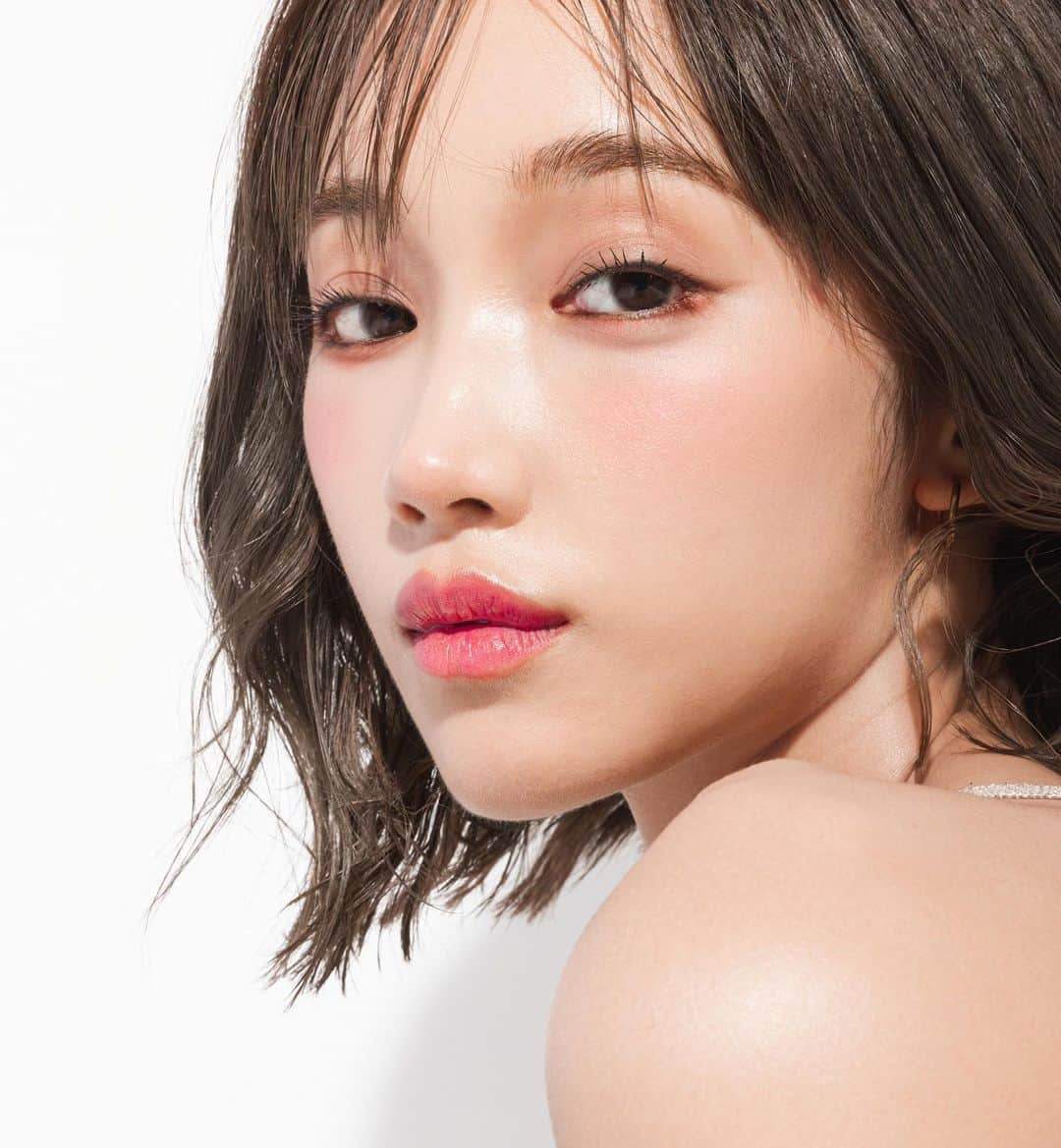 岡田サリオさんのインスタグラム写真 岡田サリオinstagram 「あ、めちゃくちゃ髪切りました。 By Romp Satoru 色