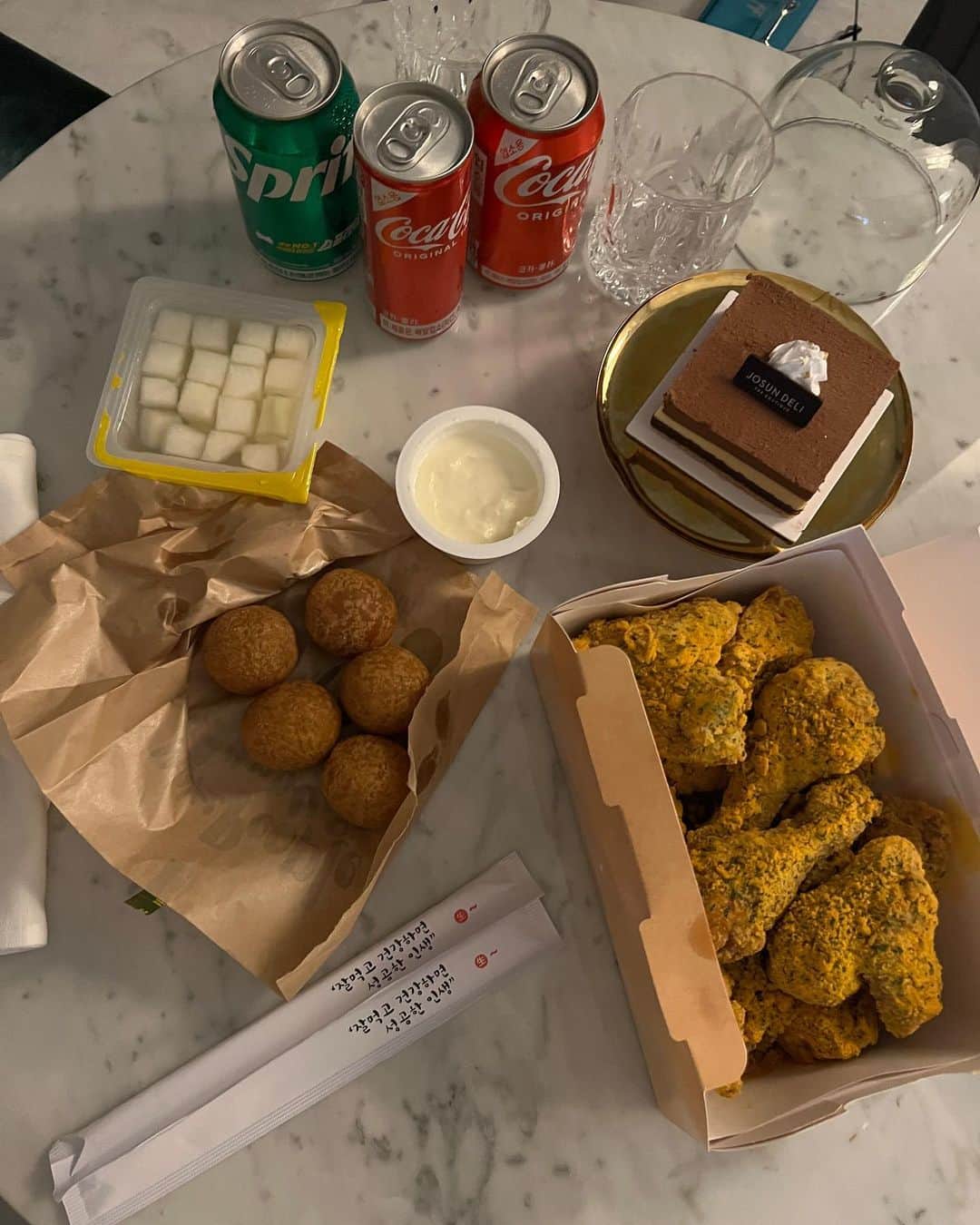 内藤理沙さんのインスタグラム写真 - (内藤理沙Instagram)「パーティー🥳🍗🎂😻」7月10日 21時15分 - risa_naito_official