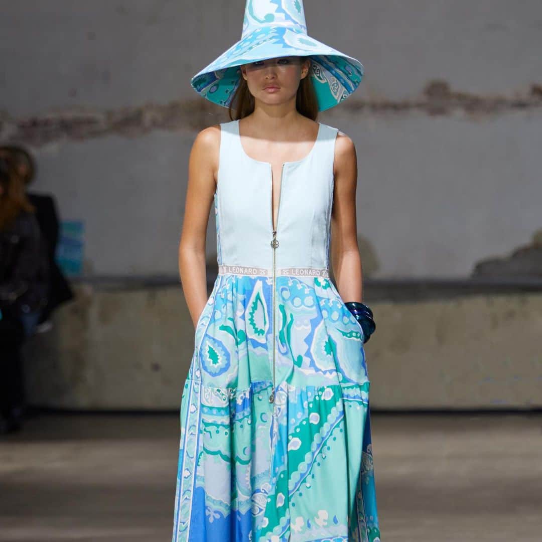 レオナールさんのインスタグラム写真 - (レオナールInstagram)「Bleu lagon et esprit de vacances ...