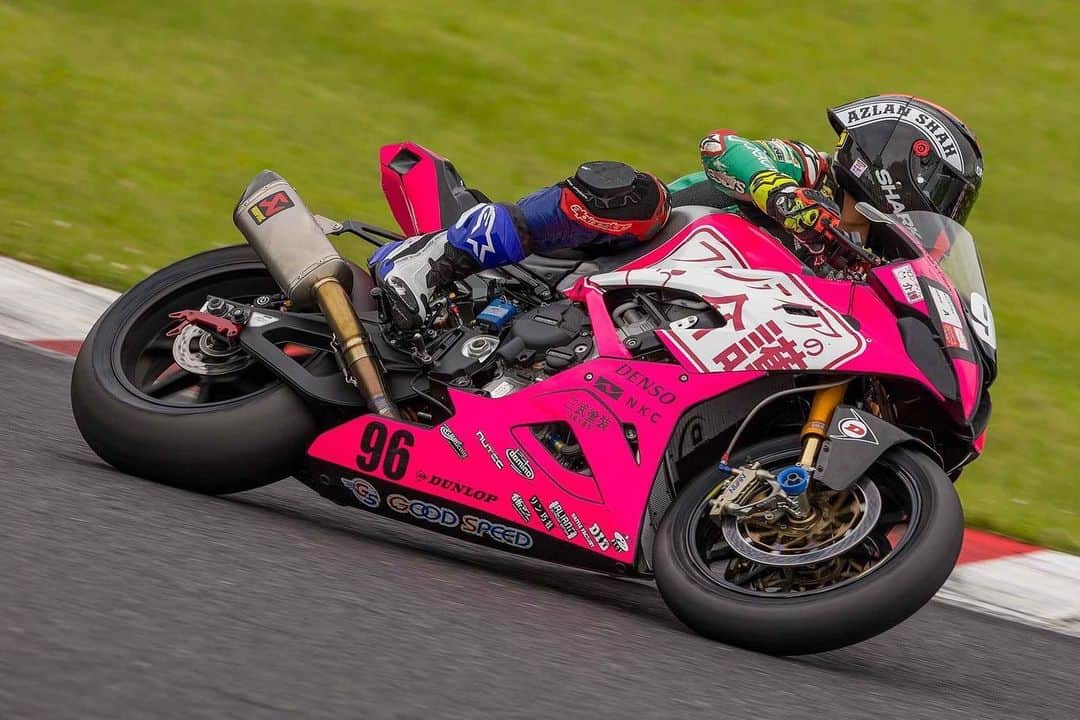 黒岩唯一さんのインスタグラム写真 - (黒岩唯一Instagram)「鈴鹿8耐 チーム フロンティア Danny、Azlan、Adam ...