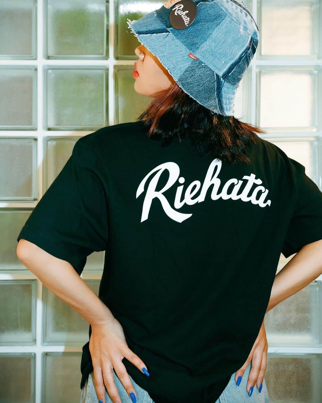 RIEHATAさんのインスタグラム写真 - (RIEHATAInstagram)「Fit Check💡 #RIEHATASTORE 🛍 #ファン様グッズ🦋 久しぶりのmerchandiseは ...
