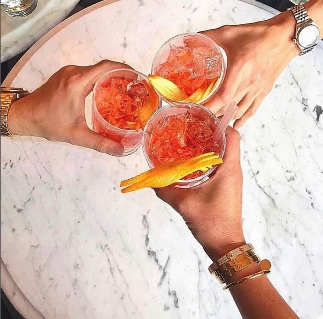 Campari Japanさんのインスタグラム写真 Campari Japaninstagram 「ディナー前の待ち合わせ アペリ