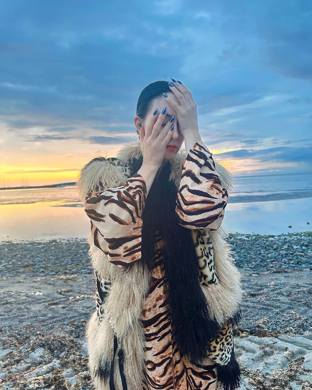 B. Akerlundさんのインスタグラム写真 - (B. AkerlundInstagram)「Chasing Sunsets ….」7月 ...