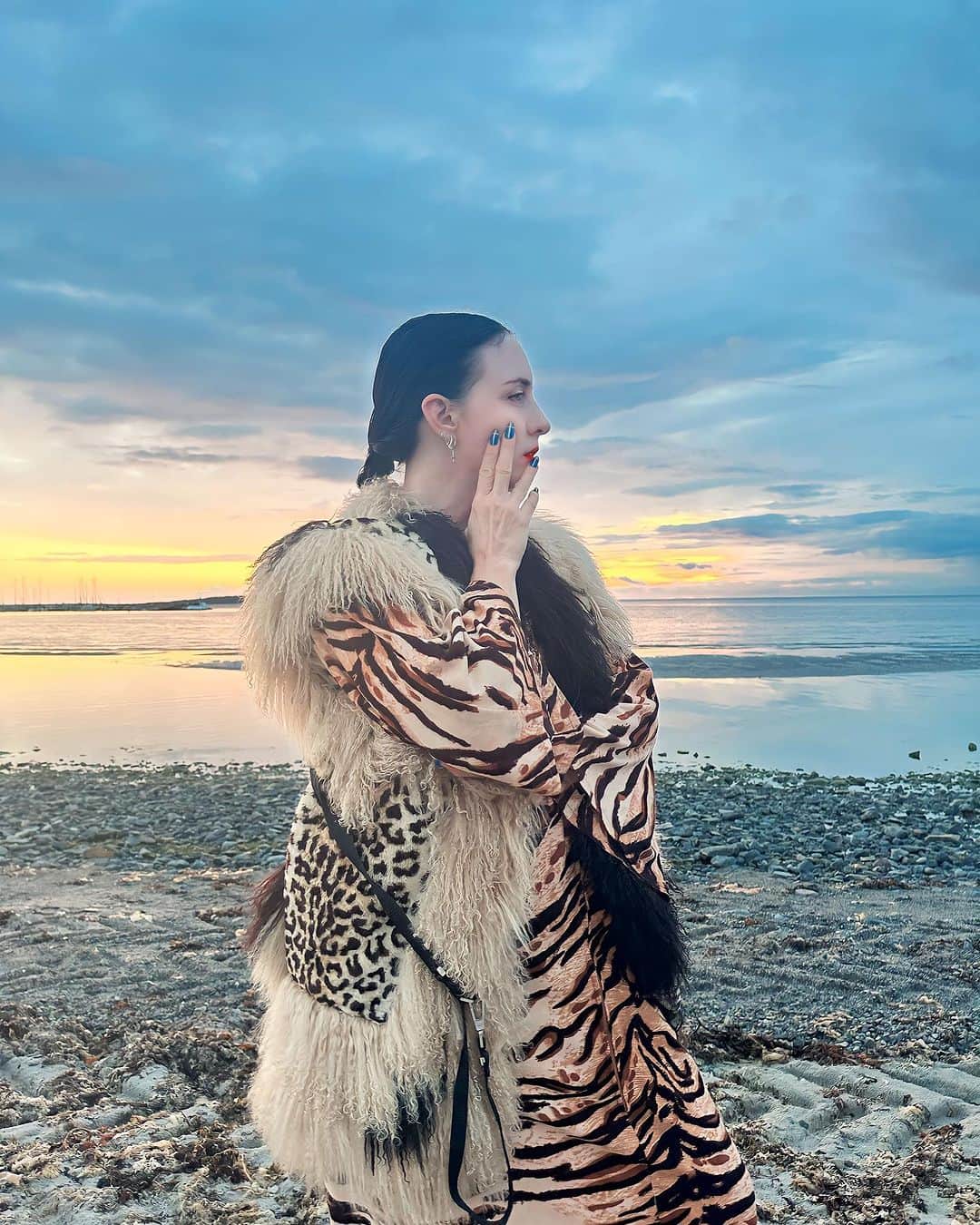 B. Akerlundさんのインスタグラム写真 - (B. AkerlundInstagram)「Chasing Sunsets ….」7月 ...