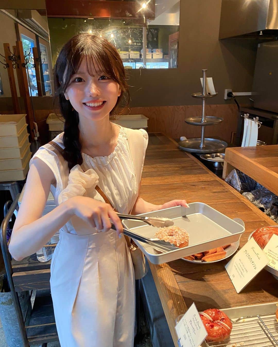 星乃まひろさんのインスタグラム写真 - (星乃まひろInstagram)「ある日のコーデ🥐 サロペットは @classicalelf_official の ハイウエストだからスタイル良く見える ...