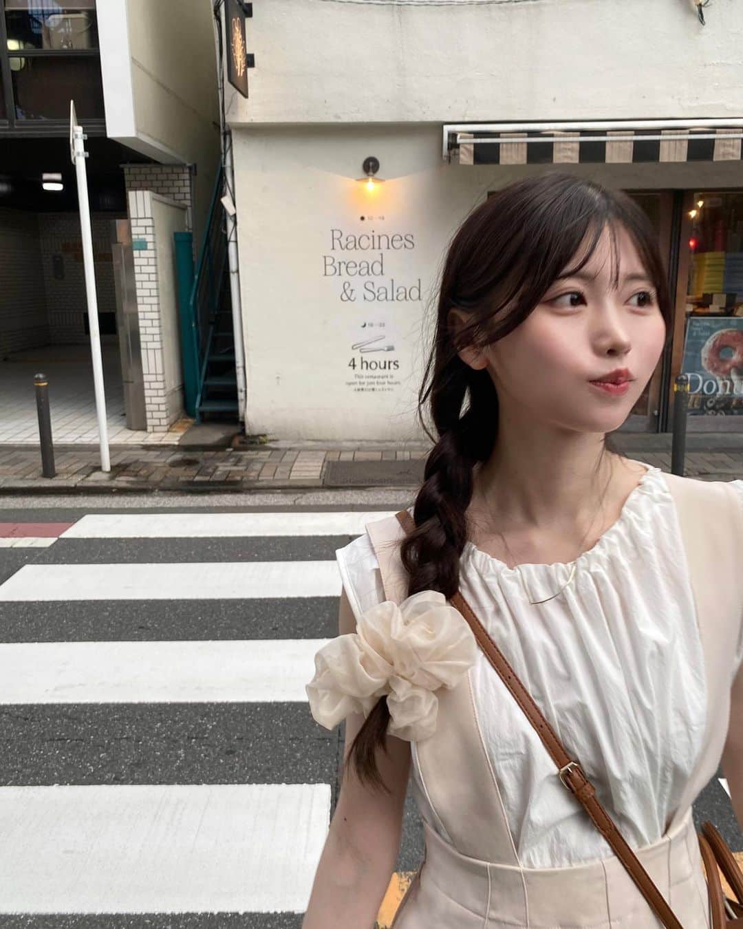 星乃まひろさんのインスタグラム写真 - (星乃まひろInstagram)「ある日のコーデ🥐 サロペットは @classicalelf_official の ハイウエストだからスタイル良く見える ...