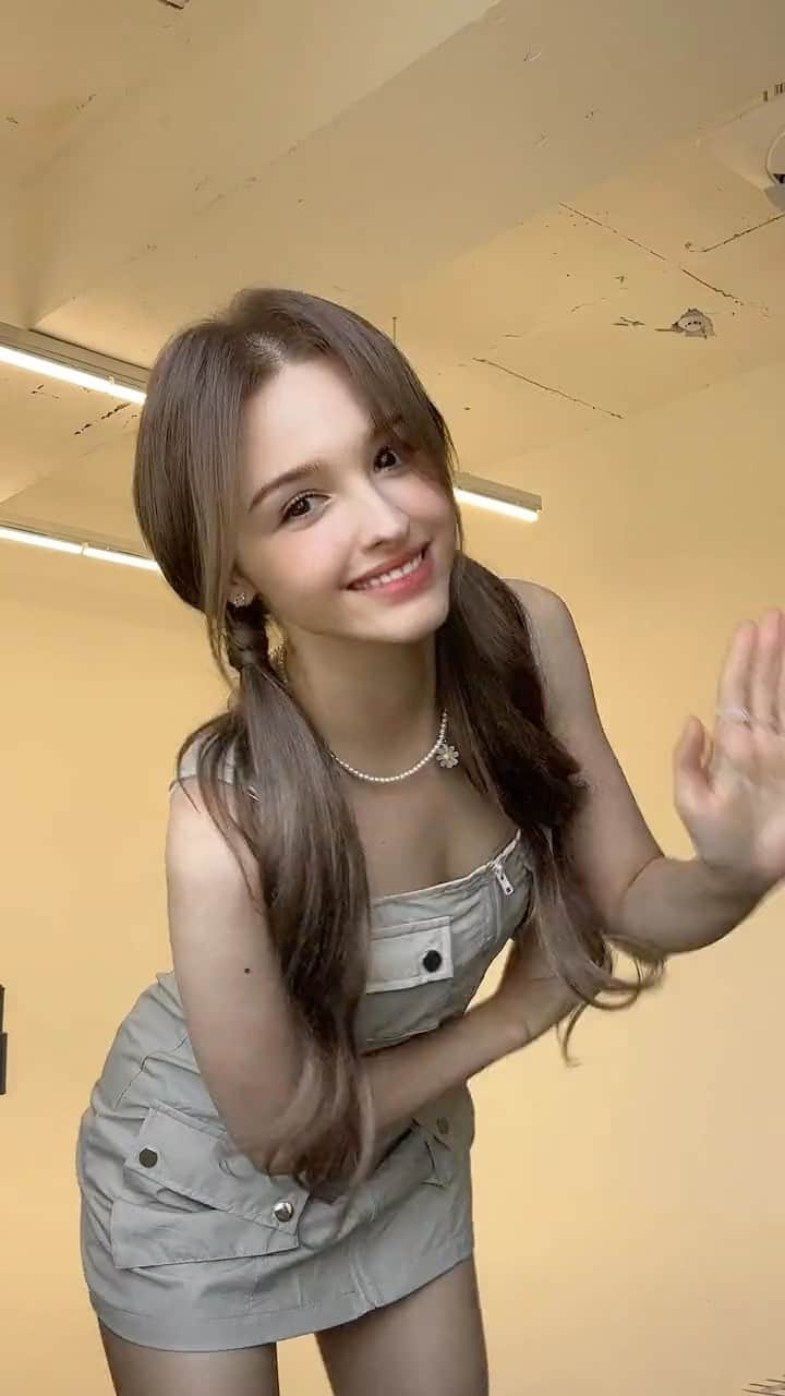 Elina 엘리나 エリナ さんのインスタグラム動画 Elina 엘리나 エリナ Instagram 「hii🤍 촬영 끝 」7