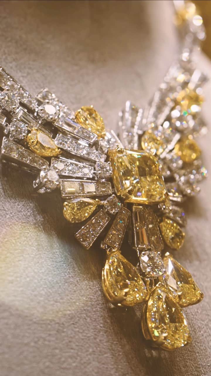 Graffさんのインスタグラム動画 - (GraffInstagram)「In celebration of Haute Couture ...