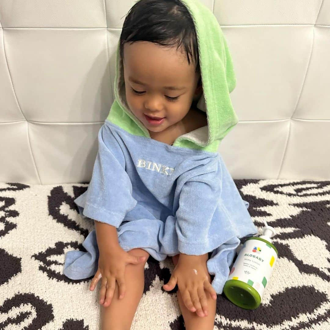 木佐貫まやさんのインスタグラム写真 - (木佐貫まやInstagram)「新生児期の頃からお世話になっている @alobaby_official 🌿 実は生まれて間もない頃に、 乳児湿疹や ...