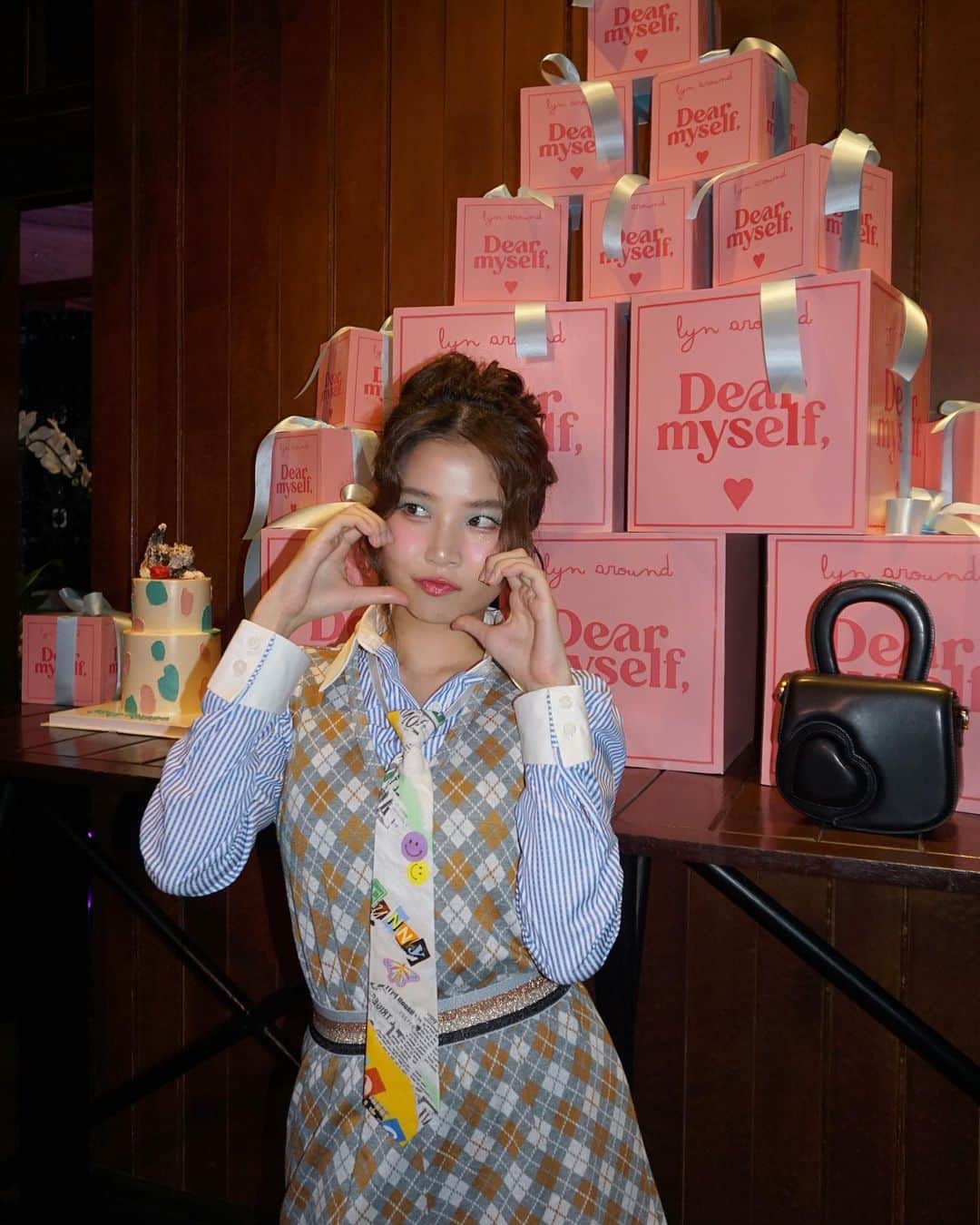 フォン＝サナンタチャット タナパットピサーンさんのインスタグラム写真 - (フォン＝サナンタチャット タナパットピサーンInstagram)「Dear myself 💖 Fall ...