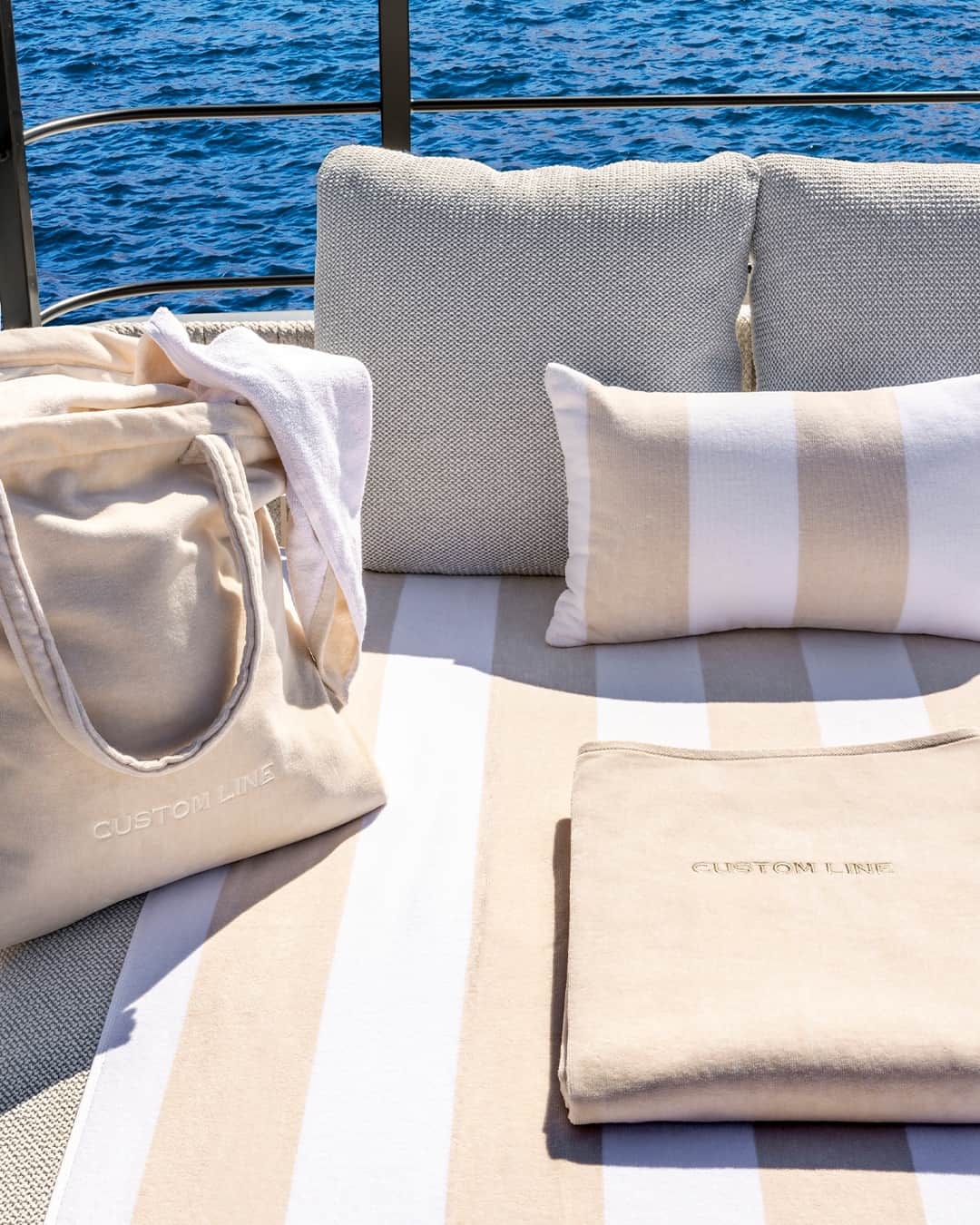 フレッテさんのインスタグラム写真 - (フレッテInstagram)「Embark on a journey where opulence meets the open seas.⁠ ⁠ # ...