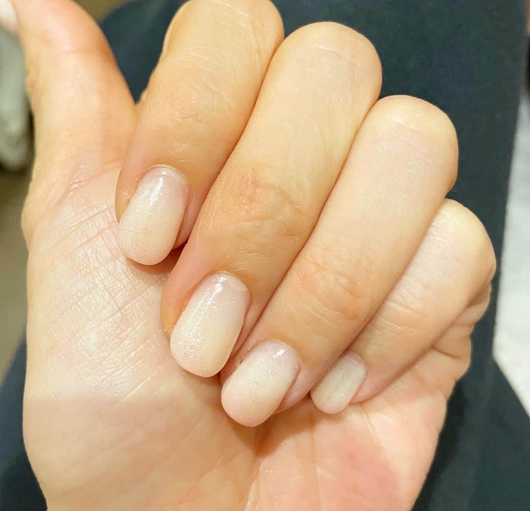 根本美緒さんのインスタグラム写真 - (根本美緒Instagram)「ネイル💅チェンジ @nail_relation 早朝ネイルありがとねー ️ さて、今日は梅雨前線が関東付近で弱い雨を降らせ ...