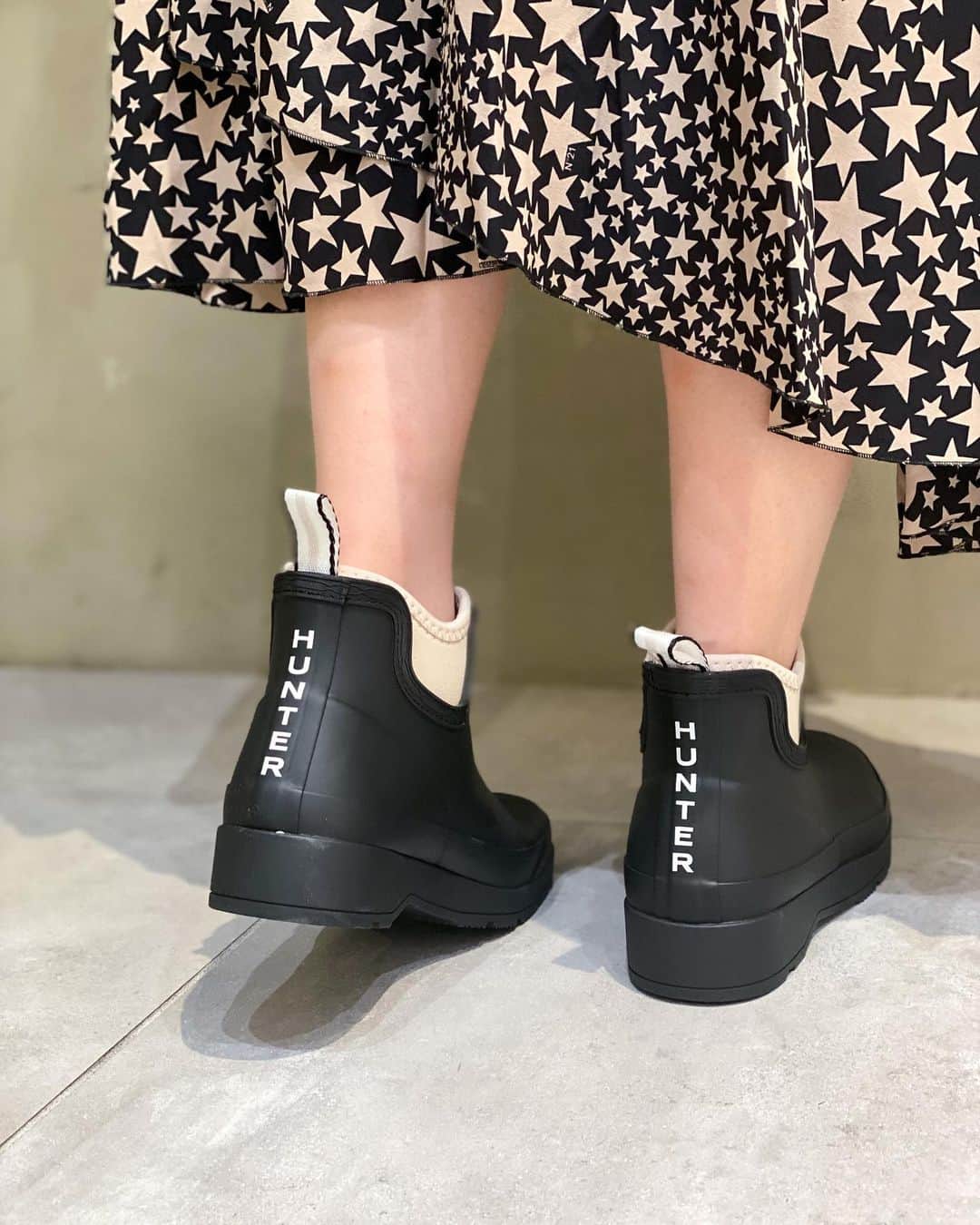 HANKYU.MODEさんのインスタグラム写真 - (HANKYU.MODEInstagram)「. N°21×HUNTER RAIN BOOTS COORDINATE At 3F MODE ...