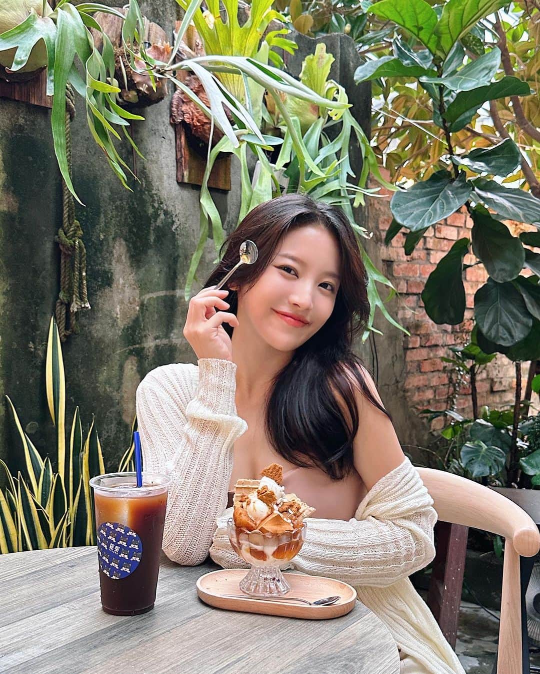 蔡瑞雪（Ruixue Tsai）さんのインスタグラム写真 - (蔡瑞雪（Ruixue Tsai）Instagram)「銀色情人節快樂🙌🏻🤍 ...