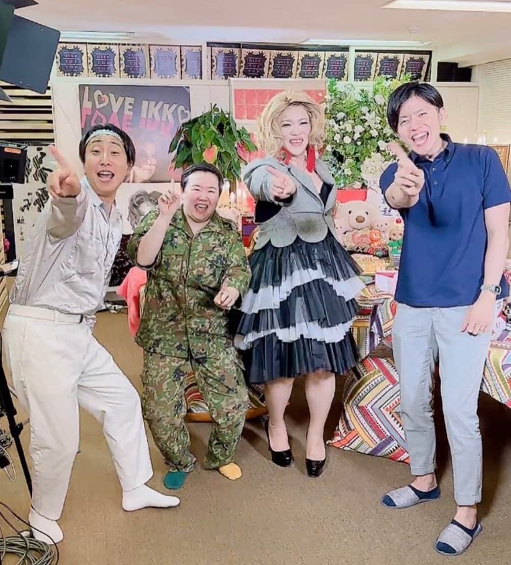 IKKO【公式】さんのインスタグラム写真 - (IKKO【公式】Instagram)「\💄 アーカイブ配信中 💄／ 生IKKO～IKKOのチョイ話ちゃんねる～☝️ ゲストに やすこ さん ...