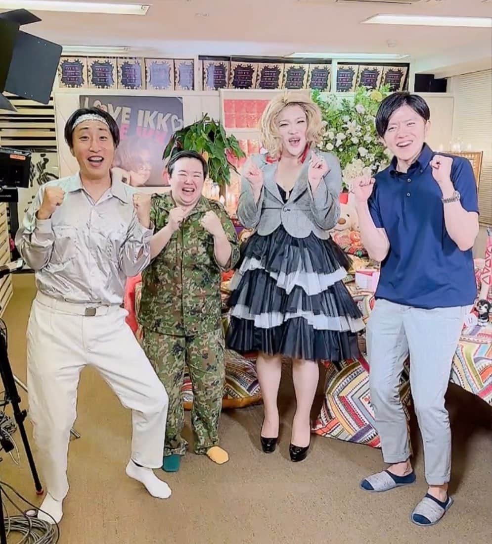 IKKO【公式】さんのインスタグラム写真 - (IKKO【公式】Instagram)「\💄 アーカイブ配信中 💄／ 生IKKO～IKKOのチョイ話ちゃんねる～☝️ ゲストに やすこ さん ...