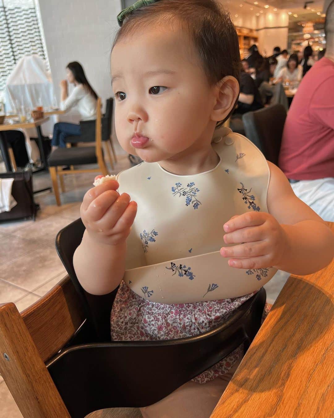 HALCAさんのインスタグラム写真 - (HALCAInstagram)「🥗🥯🥂 気に入ったらまたすぐ行っちゃうタイプ。 パンは娘に取られちゃうけど(←美味しいよね〜) 一緒に食事を楽しめるの ...