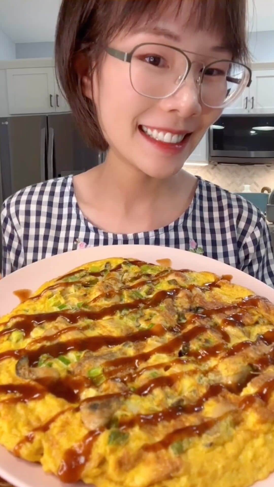 YouTubeさんのインスタグラム動画 - (YouTubeInstagram)「@ms_shi_mr_he knows the two ...