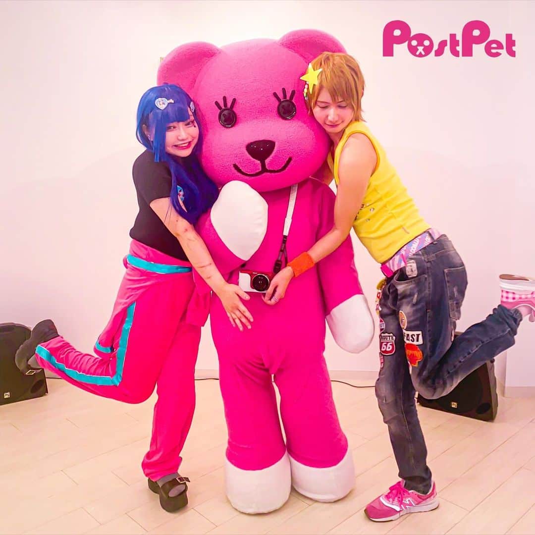 江崎びす子さんのインスタグラム写真 - (江崎びす子Instagram)「実は渋谷のラブベリカフェのあとに 中目黒でポストペットのモモにも会いに行った🍑🩷 1日かけて平成かわいい巡り楽しすぎた ...