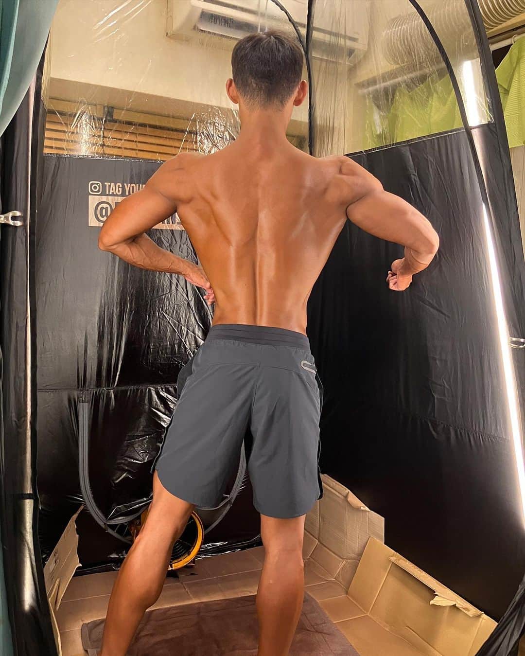 齋藤慎太郎さんのインスタグラム写真 - (齋藤慎太郎Instagram)「. 人生初カラー #メンズフィジーク #東京選手権 #jbbf #protan」7月15日 20時39分 ...