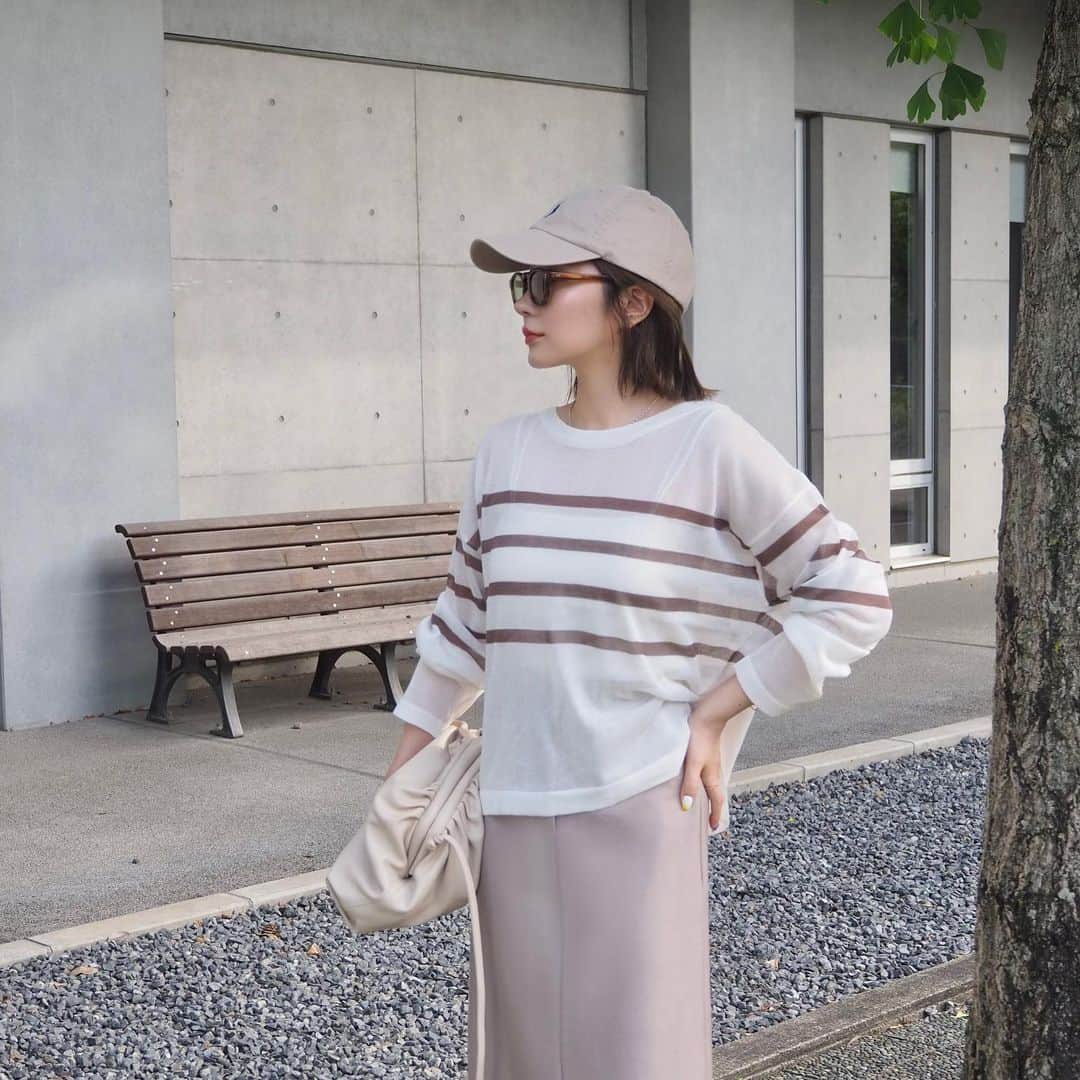 shino_430さんのインスタグラム写真 - (shino_430Instagram)「 ___‪ ボーダーが大人っぽく着れる程良いシアー感が好みのトップス🧺 @classicalelf ...