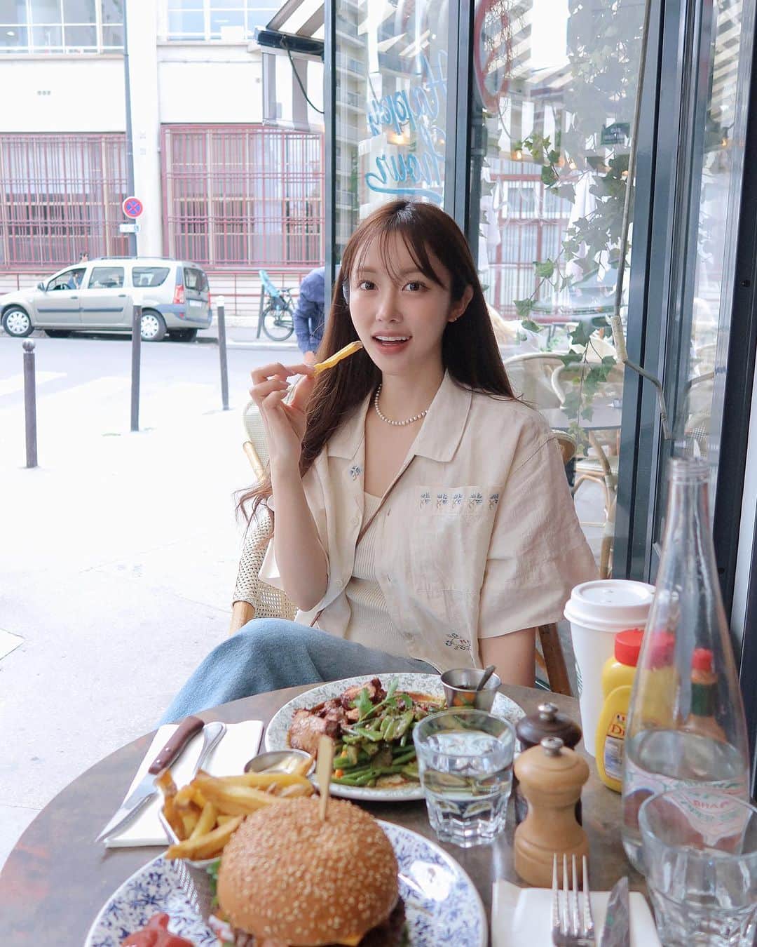 COCO さんのインスタグラム写真 - (COCO Instagram)「여기저기 7키로 걷기🤸🏻‍♀️🏄🏻‍♀️ #paris #파리 ...