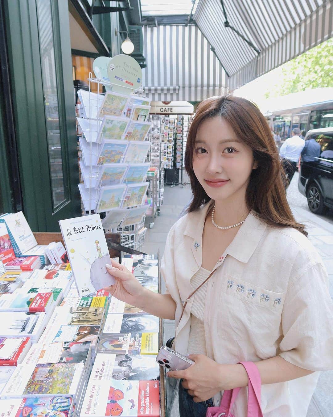 COCO さんのインスタグラム写真 - (COCO Instagram)「여기저기 7키로 걷기🤸🏻‍♀️🏄🏻‍♀️ #paris #파리 ...